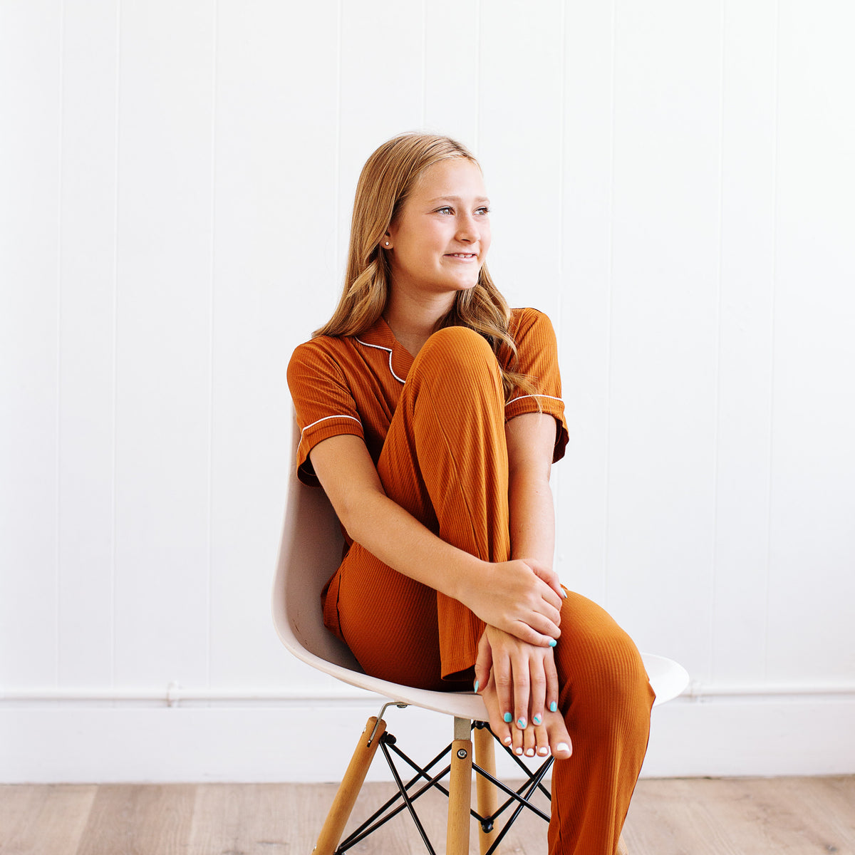 Rust Ribbed Girls Flare Lounge Set – Little Pajama Co.